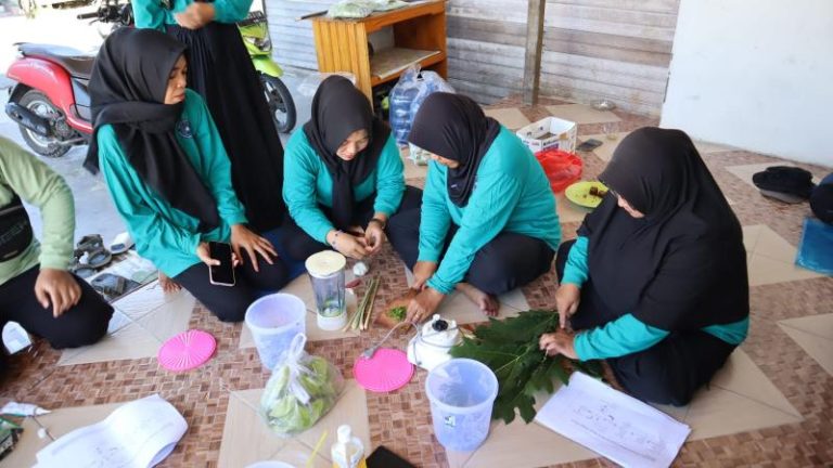 Tim ITB Ajar Pembuatan Pupuk dan Pestisida untuk Maratua