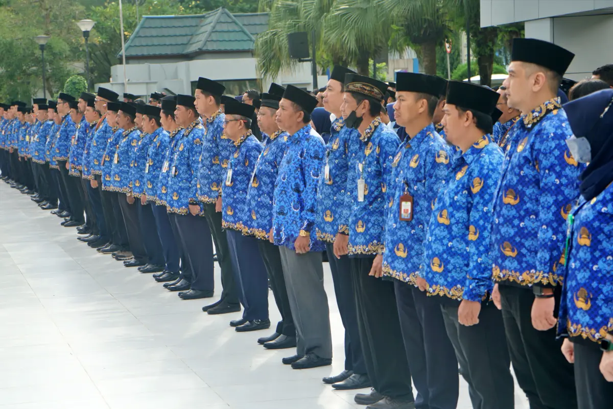 Prabowo Naikkan Gaji ASN, TNI-Polri, dan Pejabat Negara