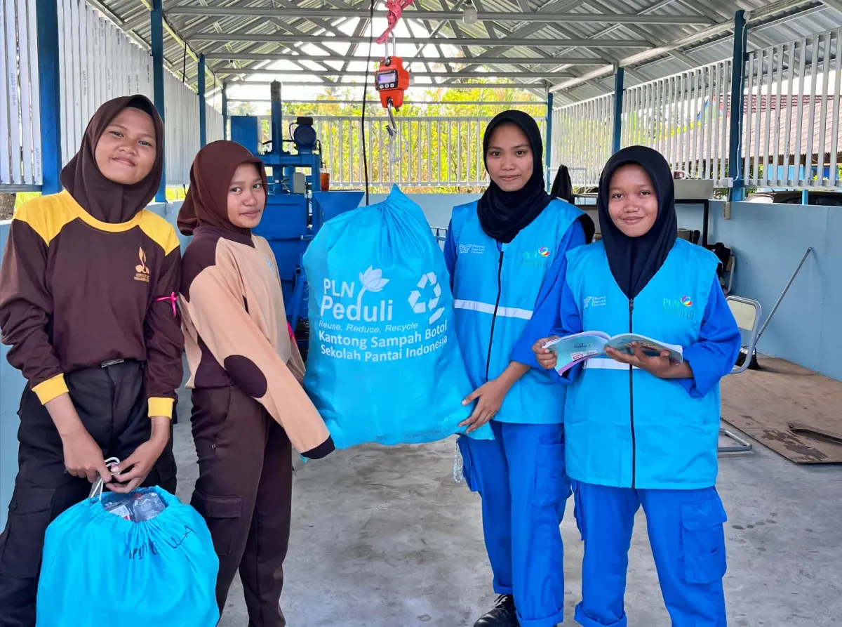 PLN-SMKN 5 Luncurkan Buku dan Aplikasi Bank Sampah